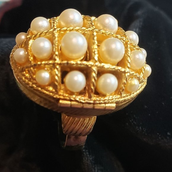 Avon | Jewelry | Signed Vintage Avon Pearl Pod Ring In Gold Tone | Poshmark